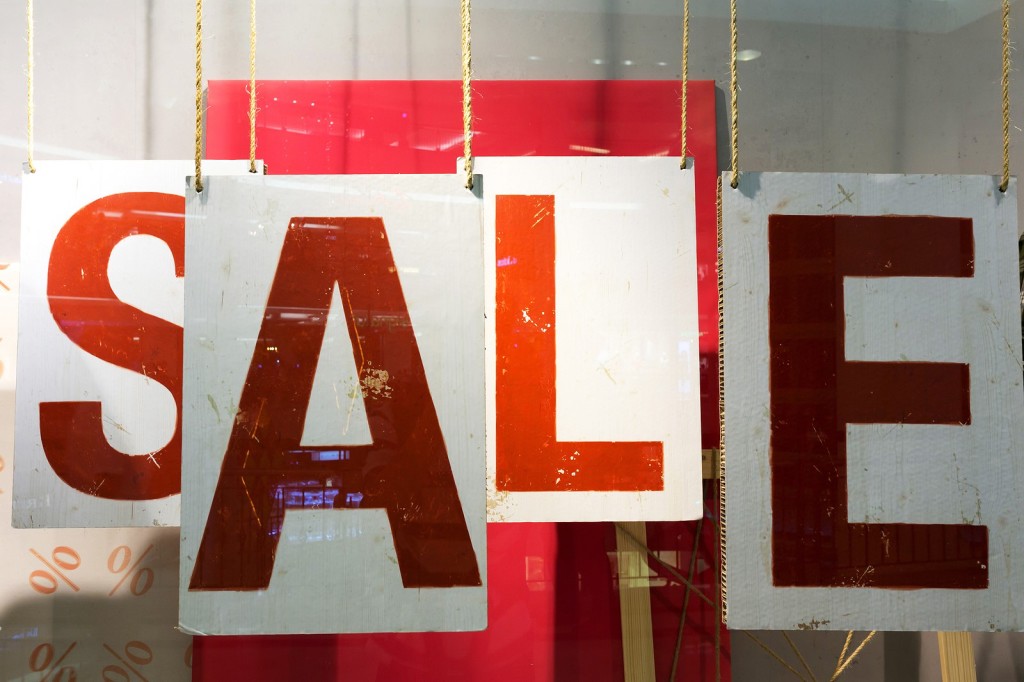 Glass Shop in Surrey: How to Improve Sales Using Your Storefront Glass